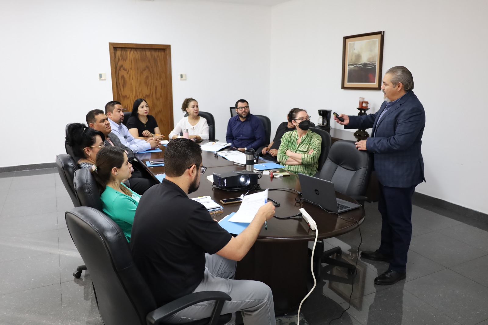 Avanza la profesionalización de servidores públicos en el ICHITAIP a través del Centro de ...