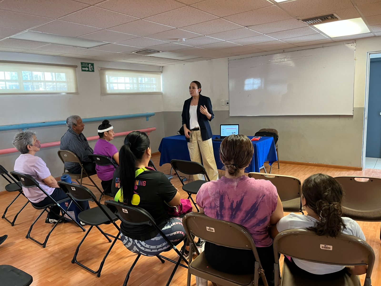 Lleva el ICHITAIP plática de socialización de derechos a centro comunitario – ICHITAIP